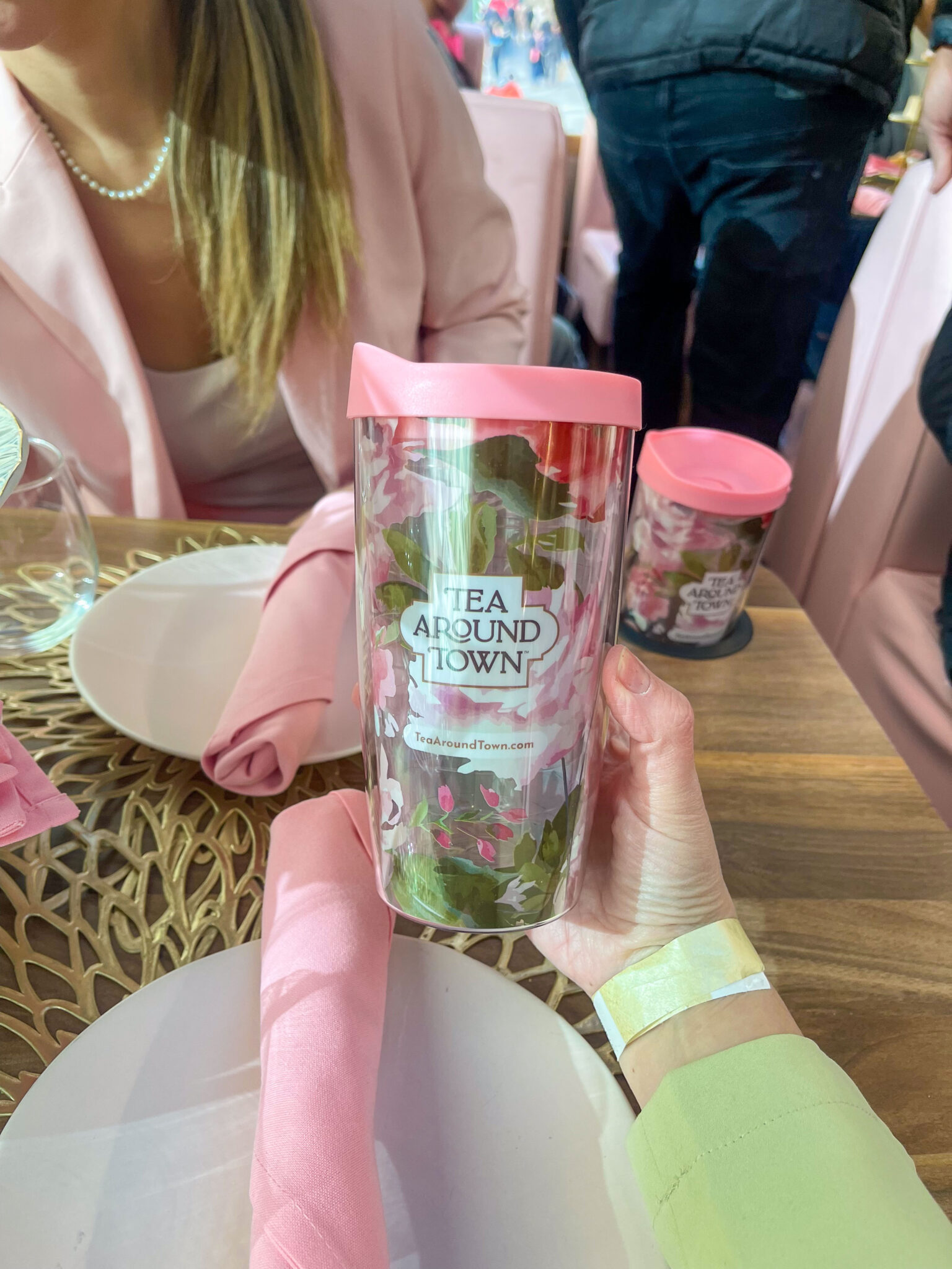 Tea Around Town NYC: The Most Instagramable Bus Tour Adventure ...
